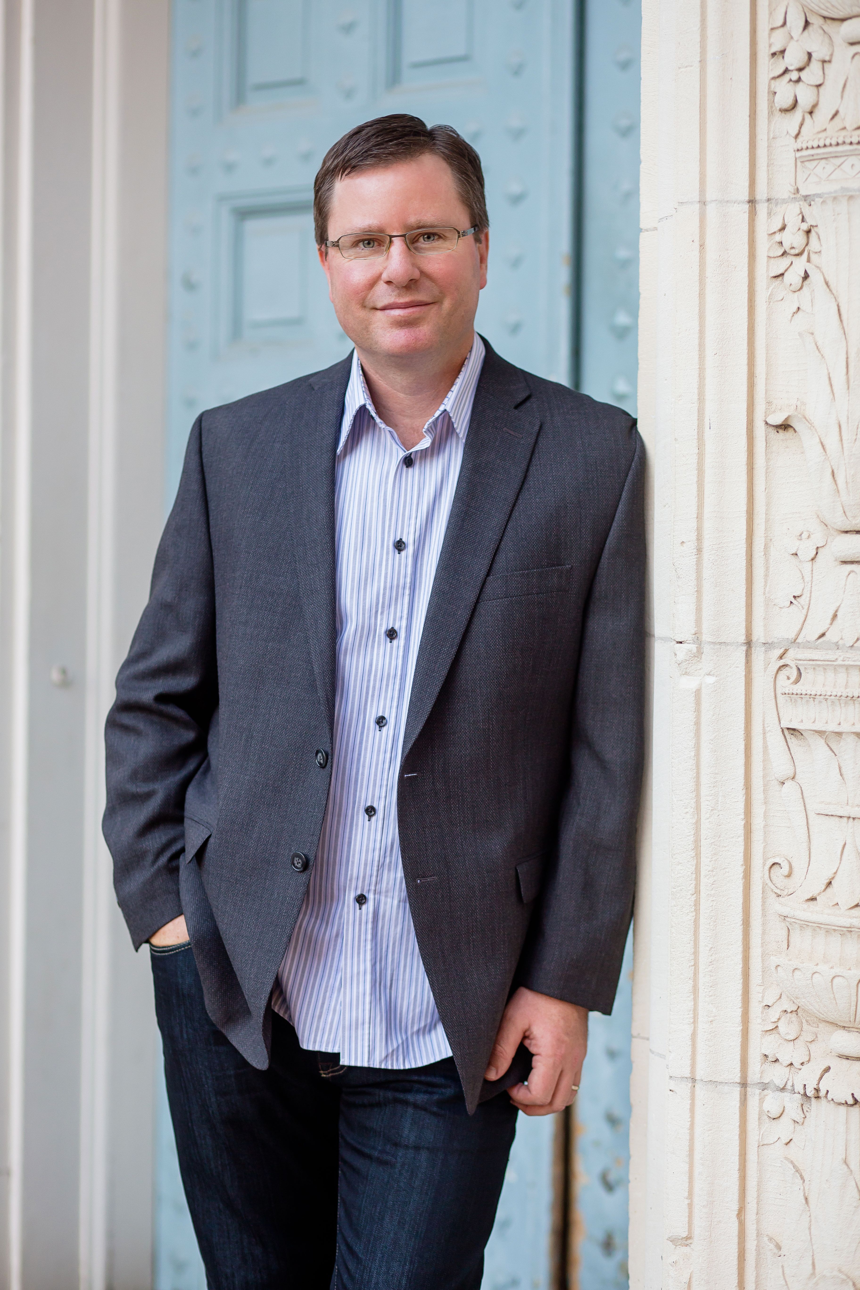 Dominic Smith – Audio Books, Best Sellers, Author Bio | Audible.com