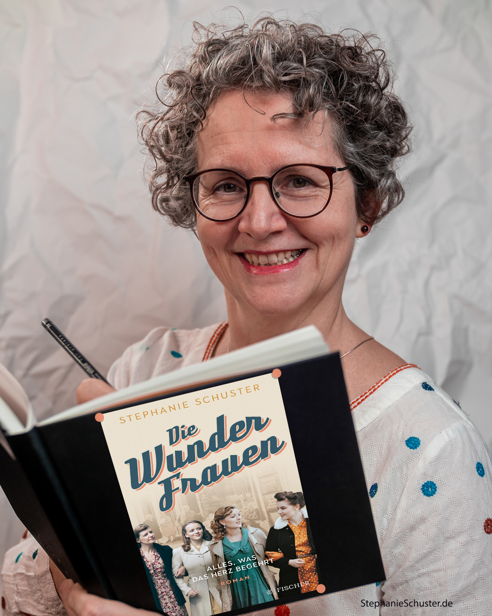 Stephanie Schuster - Alle Hörbücher bei Audible.de