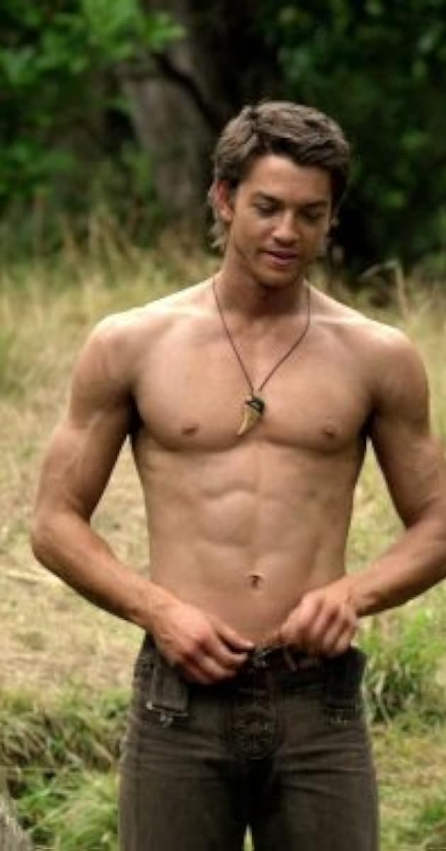 Pictures & Photos of Craig Horner - IMDb