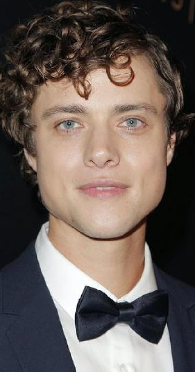 Douglas Smith - IMDb