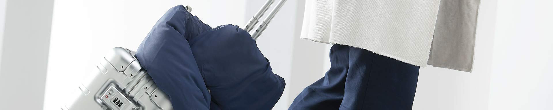 Amazon.ca: Huzi / Infinity Pillow