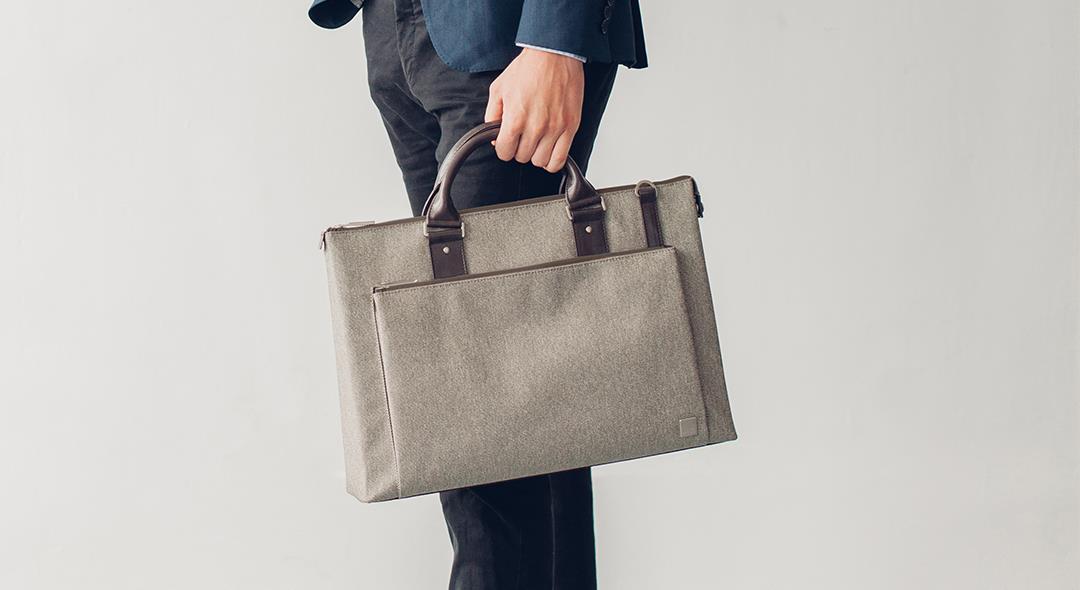 Amazon.co.uk: Moshi: Crossbody Bags