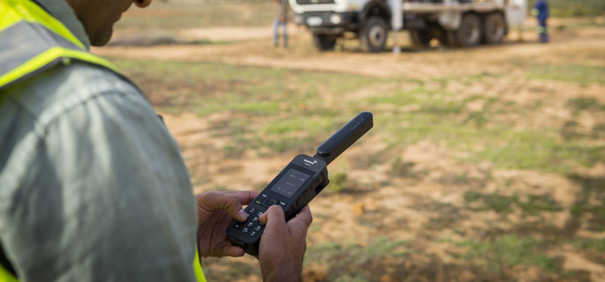 Amazon.com: BlueCosmo: Satellite Phones
