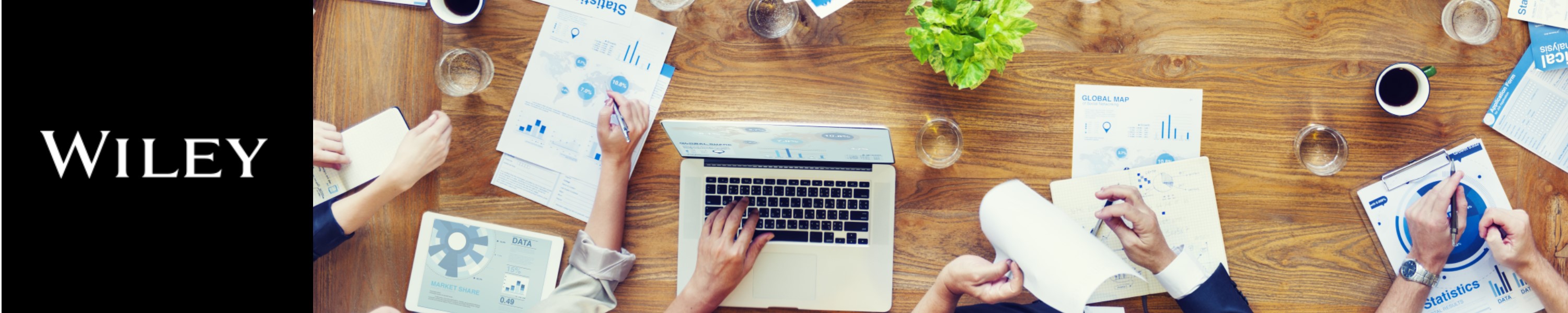 Amazon.com: Wiley Business & Money: FinTech Strategy