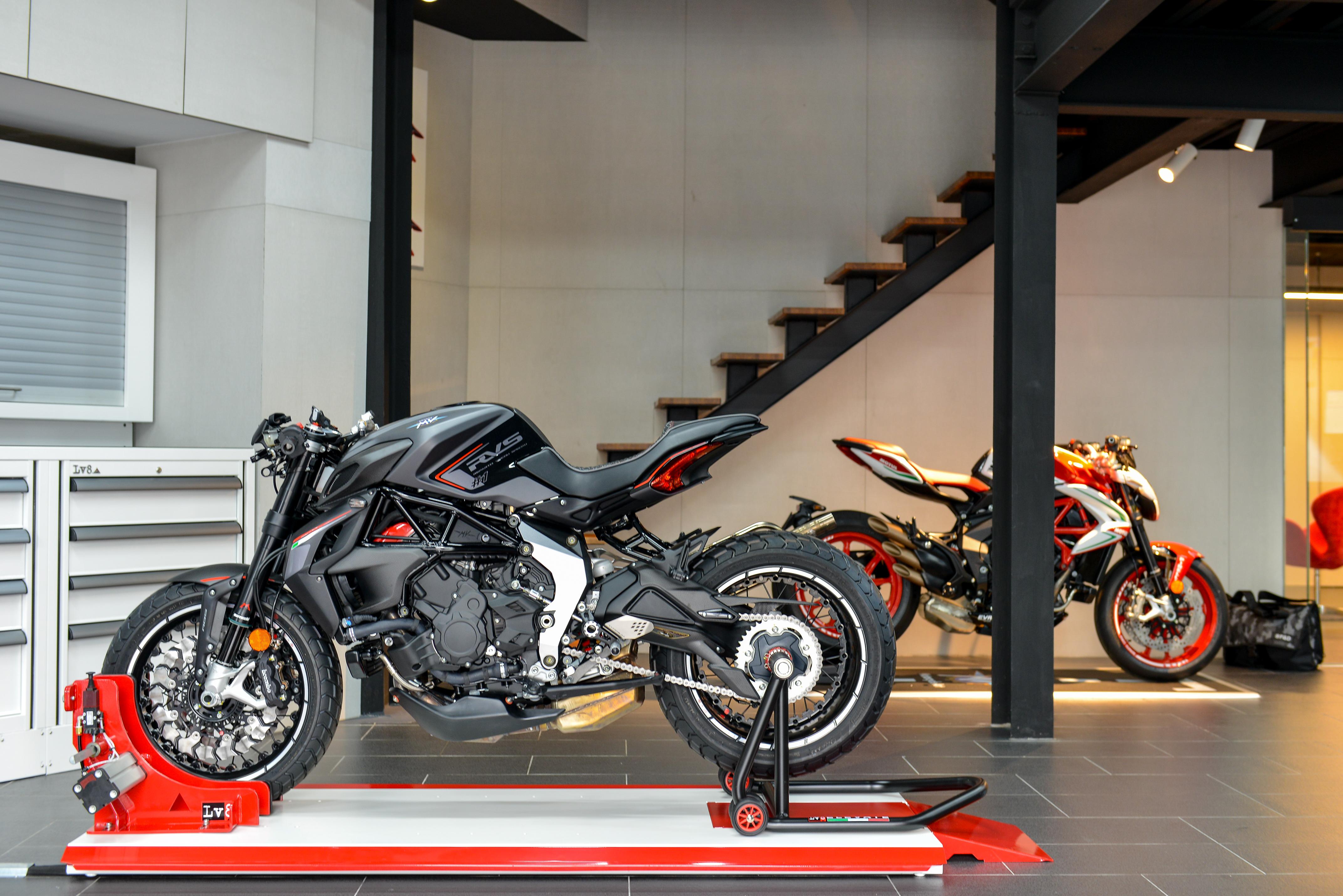 Amazon.it: LV8 ELEVATE: Sollevatori Moto