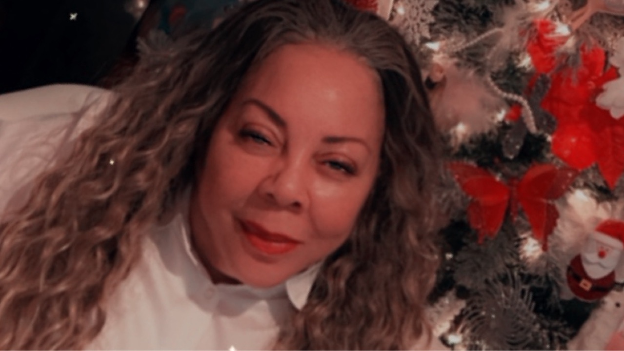 Watch Robin Rogers on Amazon Live