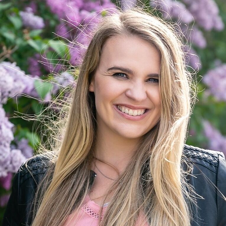 Alyssa Lake's Instagram, Twitter & Facebook on IDCrawl