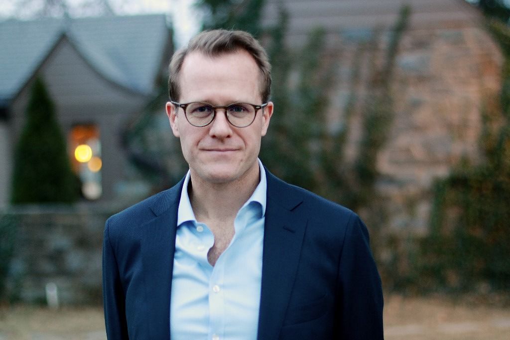 Matthew Dixon – Audio Books, Best Sellers, Author Bio | Audible.com