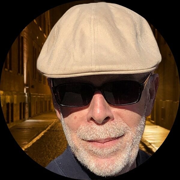 Andy Slade - Alle Hörbücher bei Audible.de