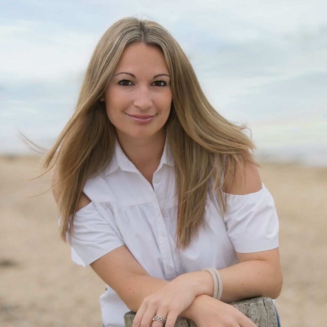 Elle Cook – Audio Books, Best Sellers, Author Bio | Audible.com