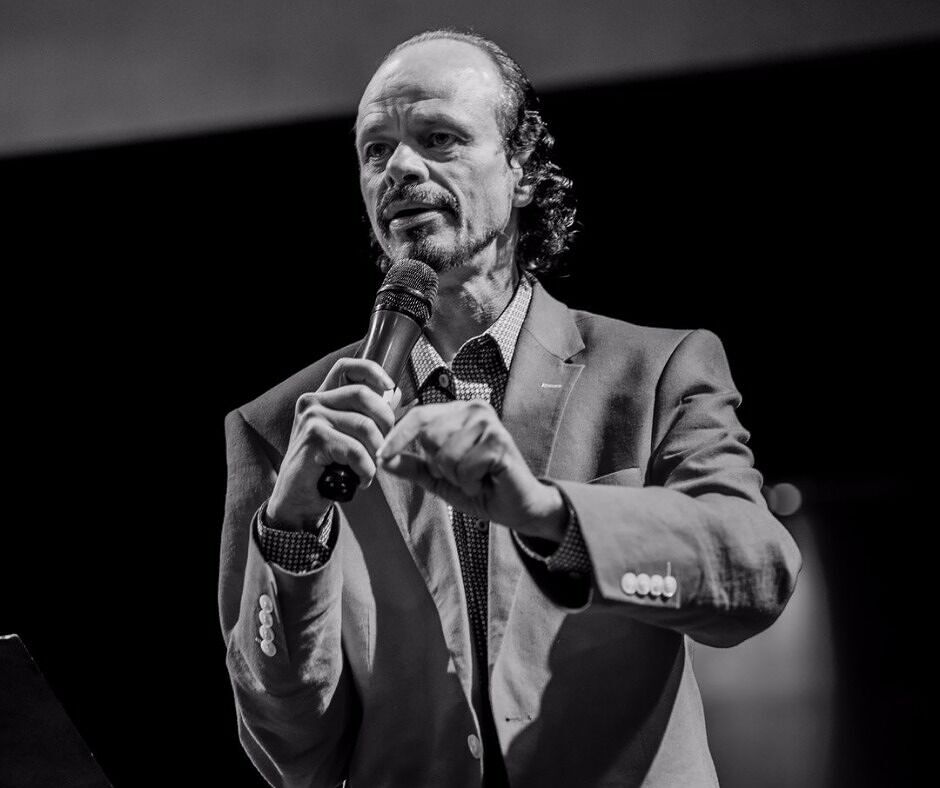 Tracy Cooke – Audio Books, Best Sellers, Author Bio | Audible.com