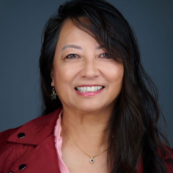 Natasha Yim - Alle Hörbücher bei Audible.de