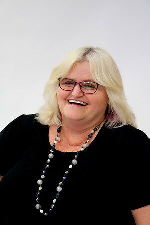 Amazon.com: Saving Charly eBook : Chastain, Nancy: Books