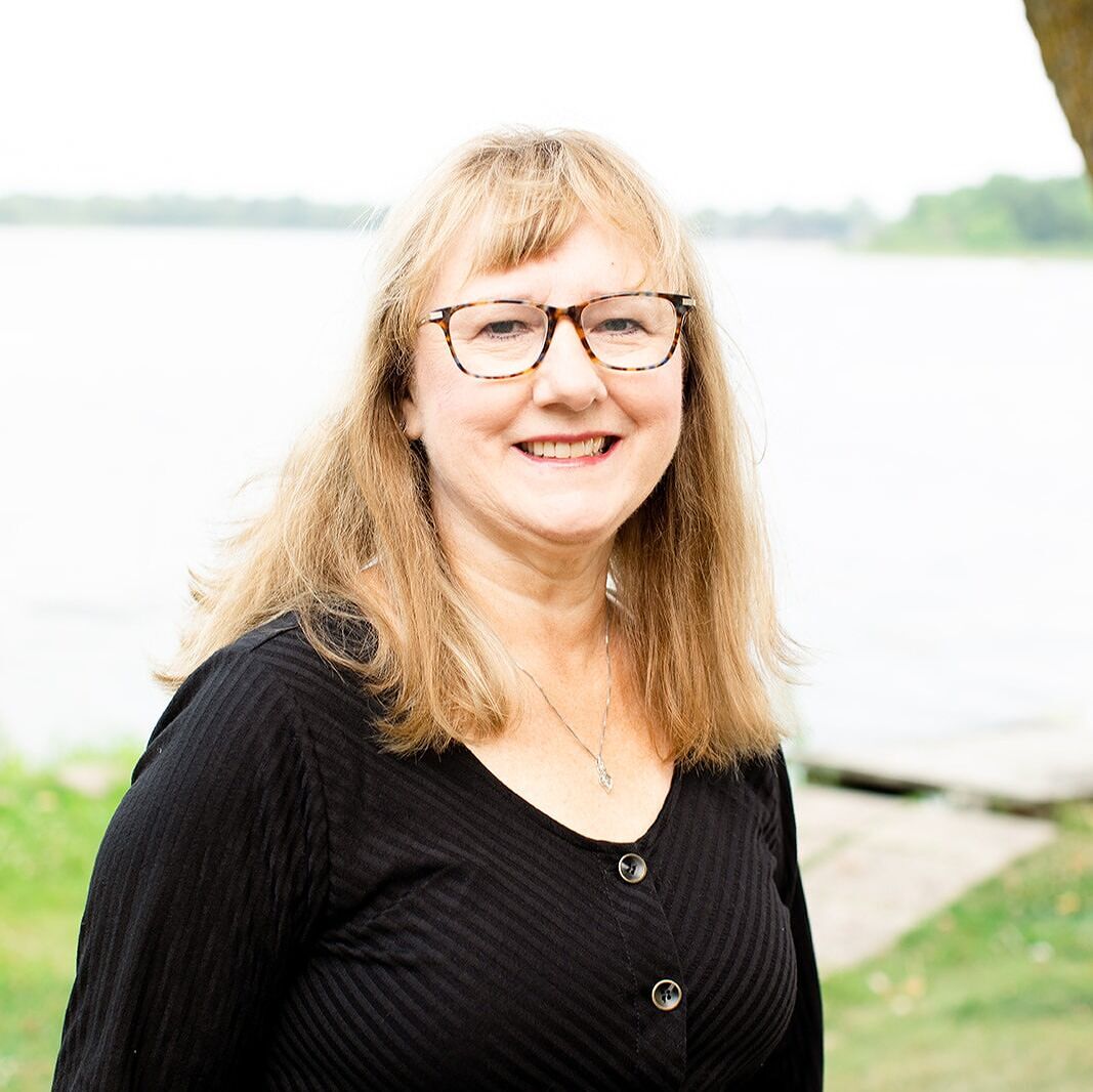 Mary Snyder – Audio Books, Best Sellers, Author Bio | Audible.com