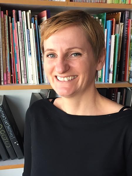 Monkey and Me: Gravett, Emily, Gravett, Emily: 9781416954576: Amazon ...