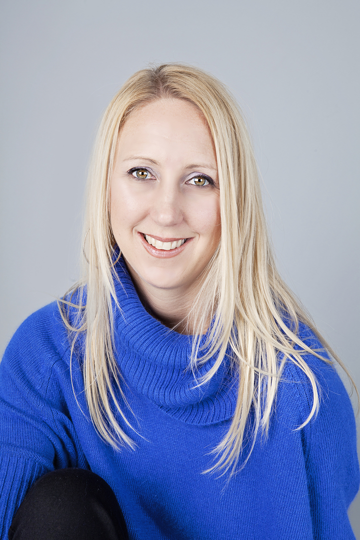 Louise R. Innes – Audio Books, Best Sellers, Author Bio | Audible.com