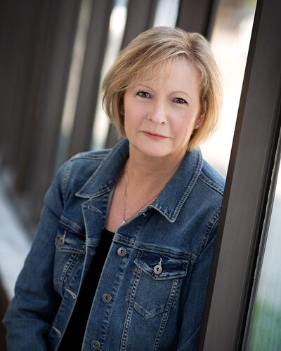 The Essence of Shade - Kindle edition by Miller, Deborah Jean. Religion ...