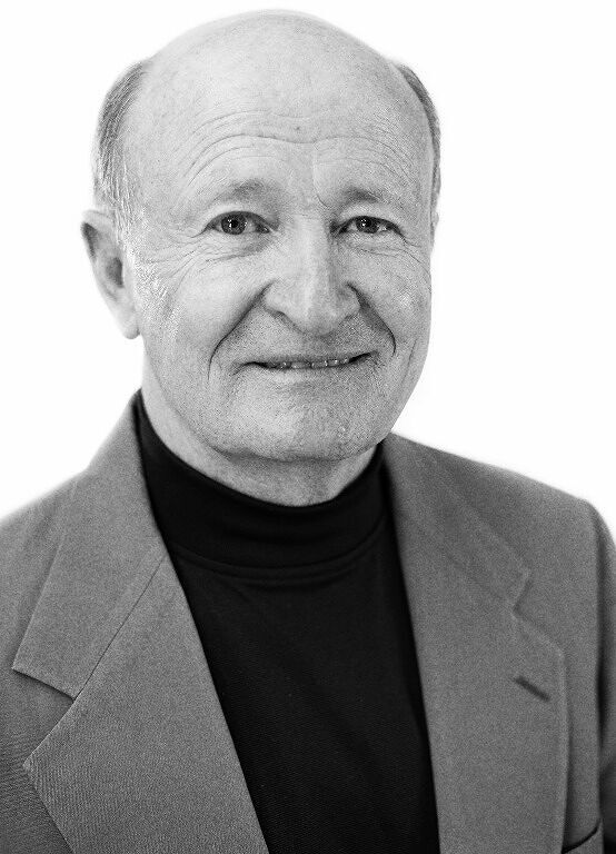 Richard Barlow Adams – Audio Books, Best Sellers, Author Bio | Audible.com