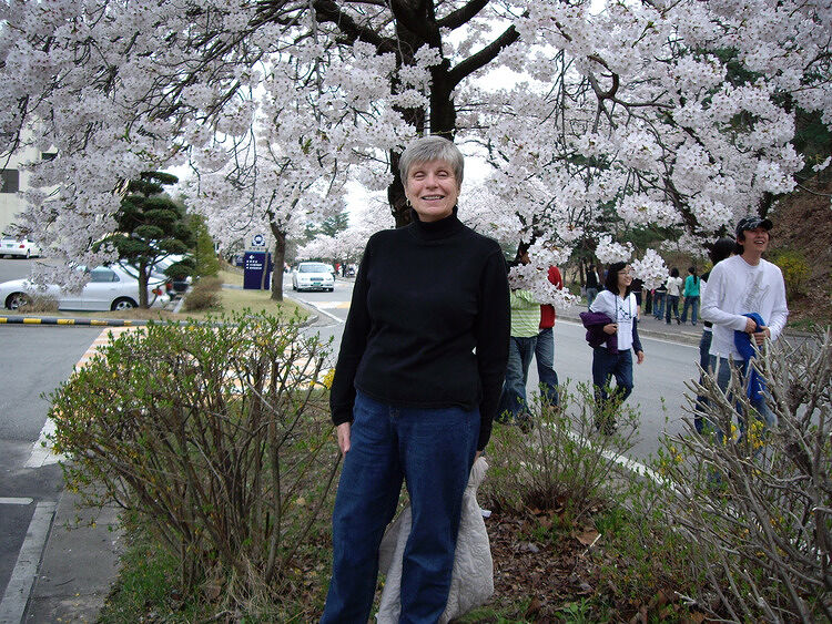 Amazon.com: Daughters of the Grasslands: A Memoir eBook : Woster Haug ...