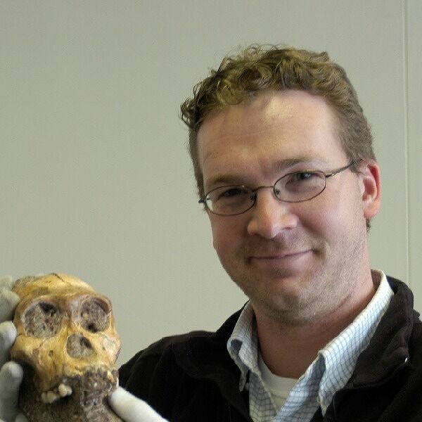 First Steps: How Upright Walking Made Us Human: DeSilva, Jeremy ...