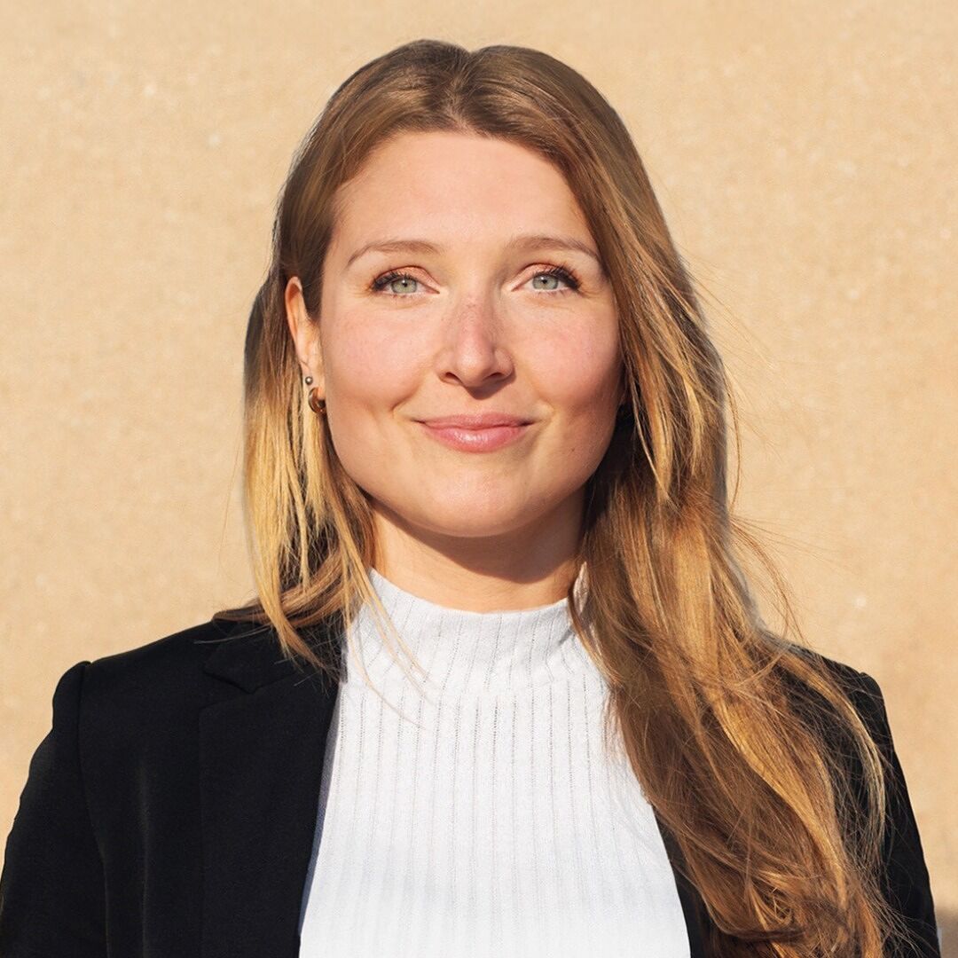 Lisa Osada – Audio Books, Best Sellers, Author Bio | Audible.com