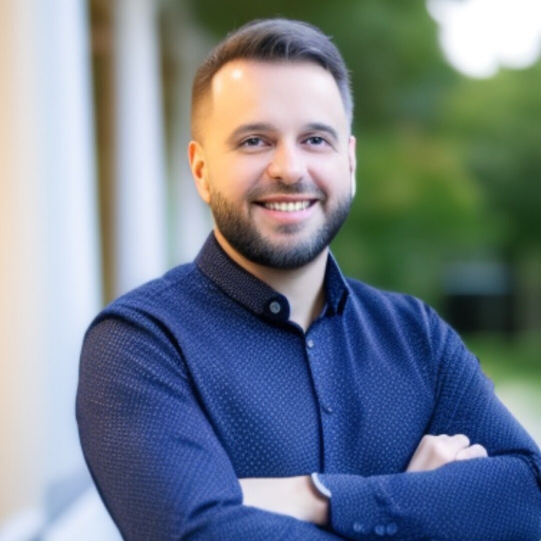 Maxwell Robinson – Audio Books, Best Sellers, Author Bio | Audible.com