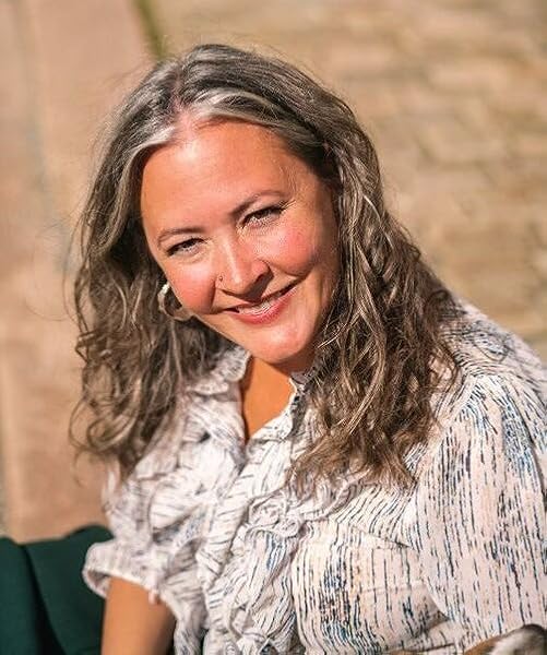 On the Wings of Isis: Reclaiming the Sovereignty of Auset: Hendren ...