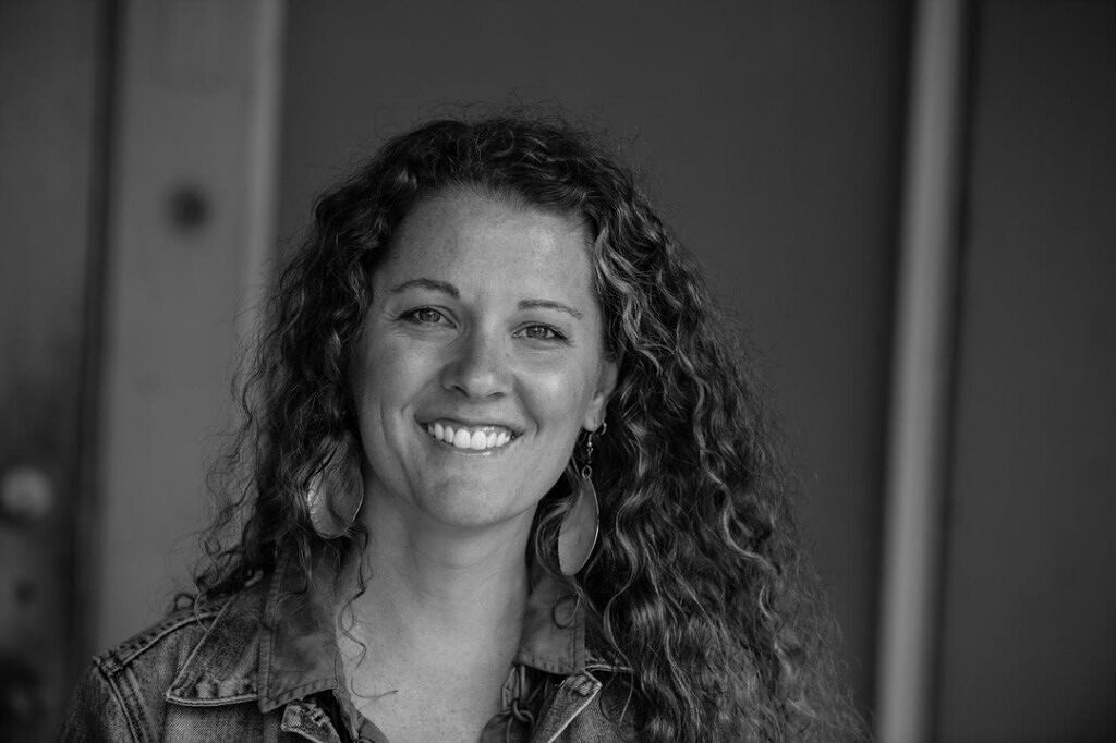 Amy Singleton – Audio Books, Best Sellers, Author Bio | Audible.com