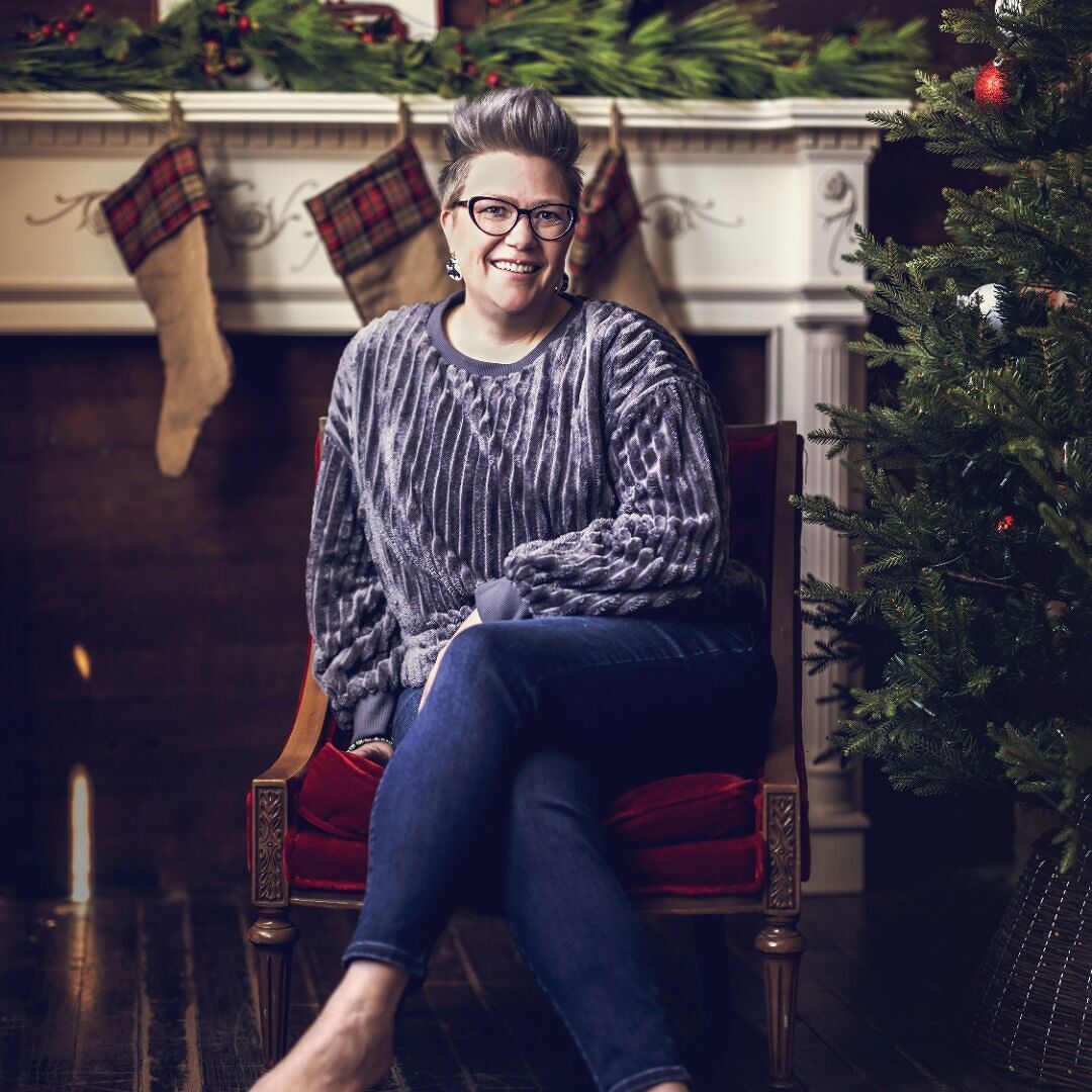 Liz Isaacson – Audio Books, Best Sellers, Author Bio | Audible.com