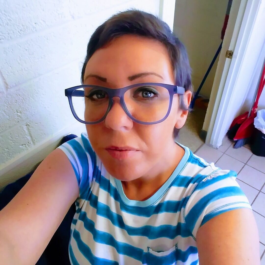 Elizabeth Jeanine Simpkins - Alle Hörbücher bei Audible.de