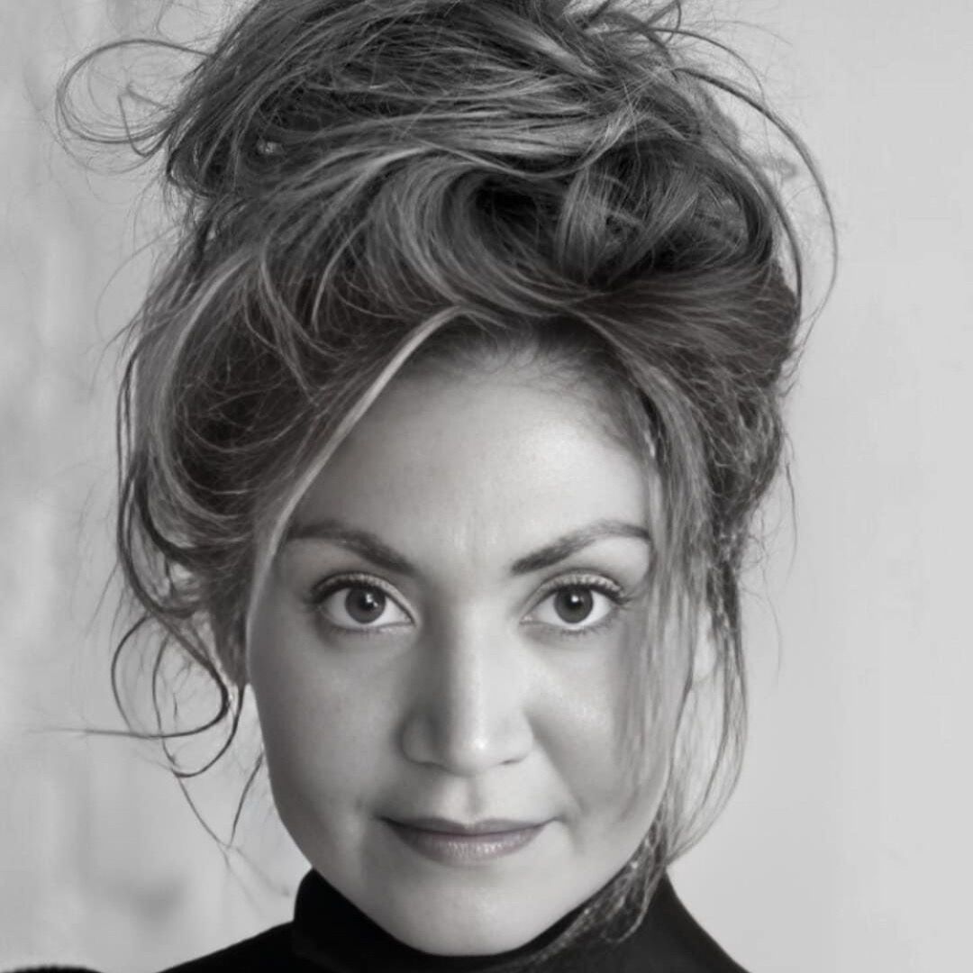 Anna Silvia Martinez - Alle Hörbücher bei Audible.de