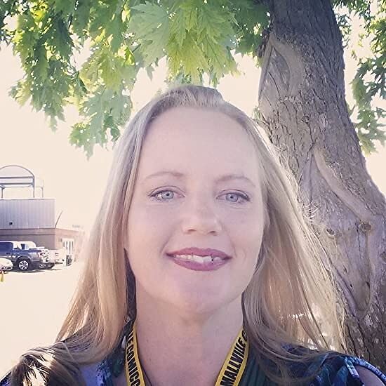 Betrayed (Raven Daughter): Trosper, A D: 9780999374115: Amazon.com: Books