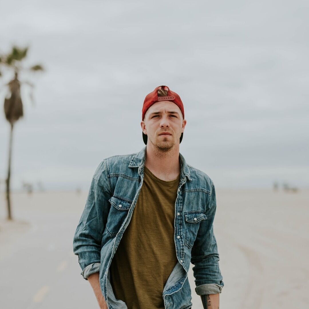 Jim Conti - Alle Hörbücher bei Audible.de