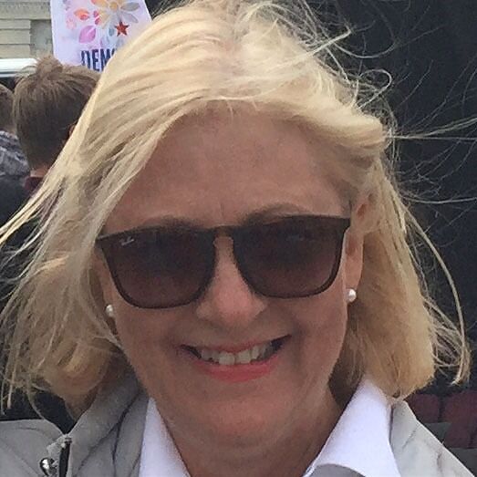 Carol Rhees - Alle Hörbücher bei Audible.de