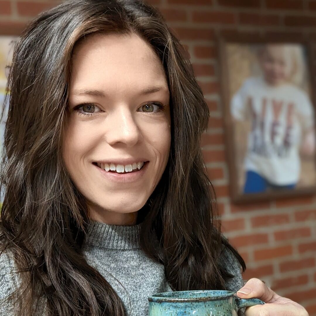 Alyssa Hughes - Alle Hörbücher bei Audible.de