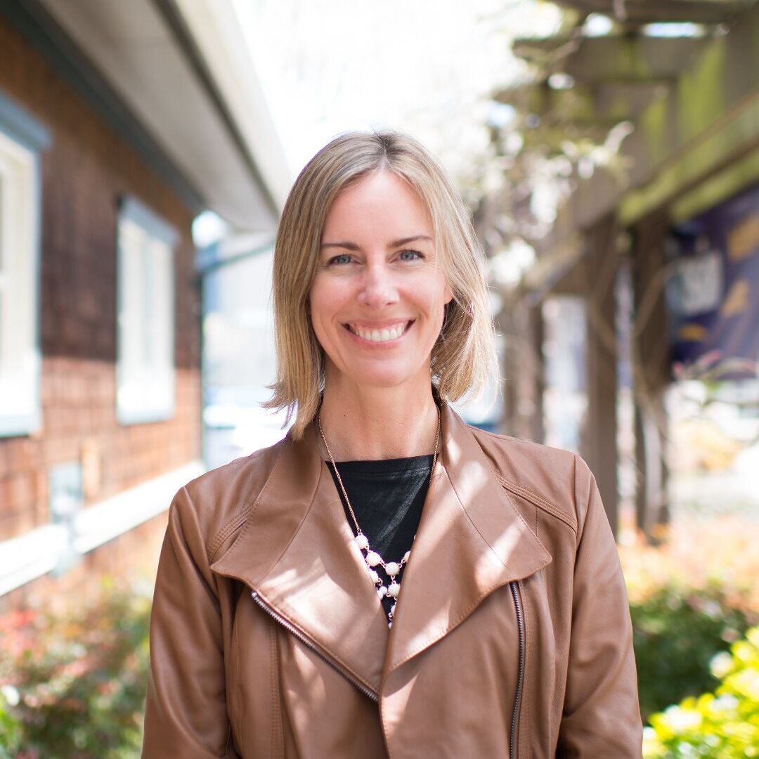 Elizabeth Singer Hunt – Audio Books, Best Sellers, Author Bio | Audible.com