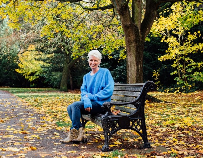 The Keeper of Lost Things: A Novel: Hogan, Ruth: 9780062473530: Amazon ...