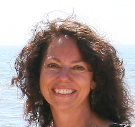 Once Upon A River: Farrell, Dee, Jula, Haley: 9780976626800: Amazon.com ...