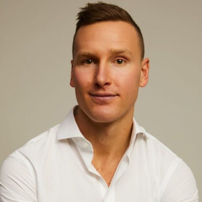 Sean DeLaney – Audio Books, Best Sellers, Author Bio | Audible.com