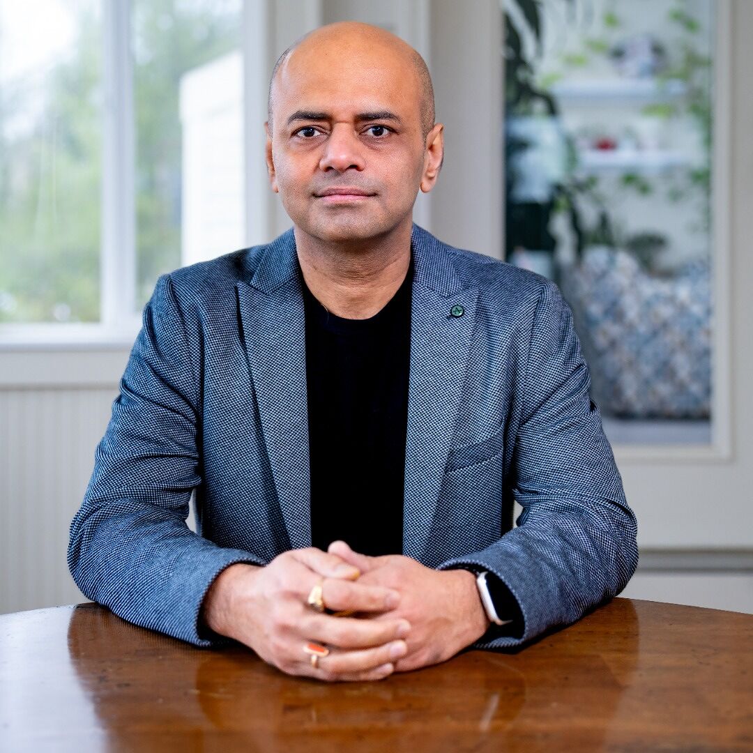 Nikhil Tripathi - Alle Hörbücher bei Audible.de