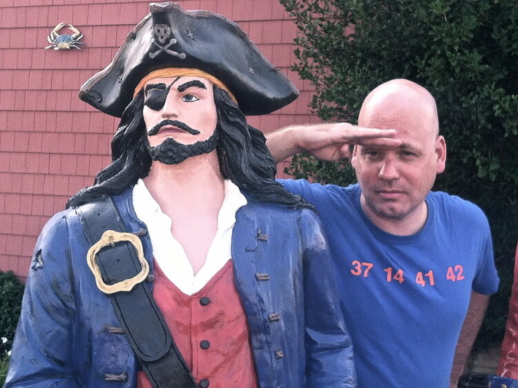 Minecraft: The Voyage: An Official Minecraft Novel: Fry, Jason ...