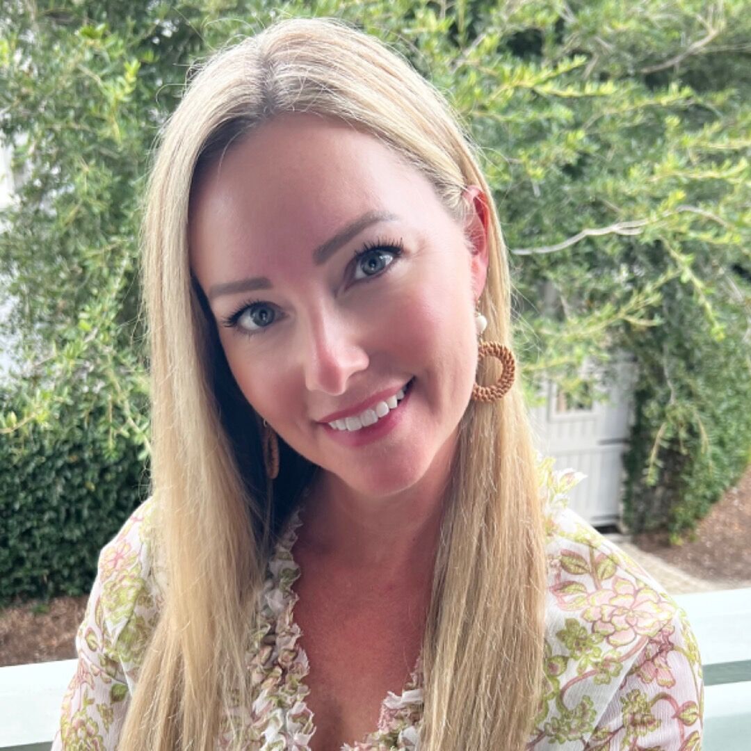 Ashley Robbins – Audio Books, Best Sellers, Author Bio | Audible.com