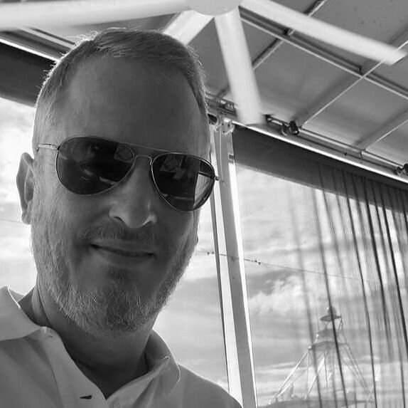 Amazon.com: The Portal (Delphi Group Thriller): 9780990711230: Sneeden ...