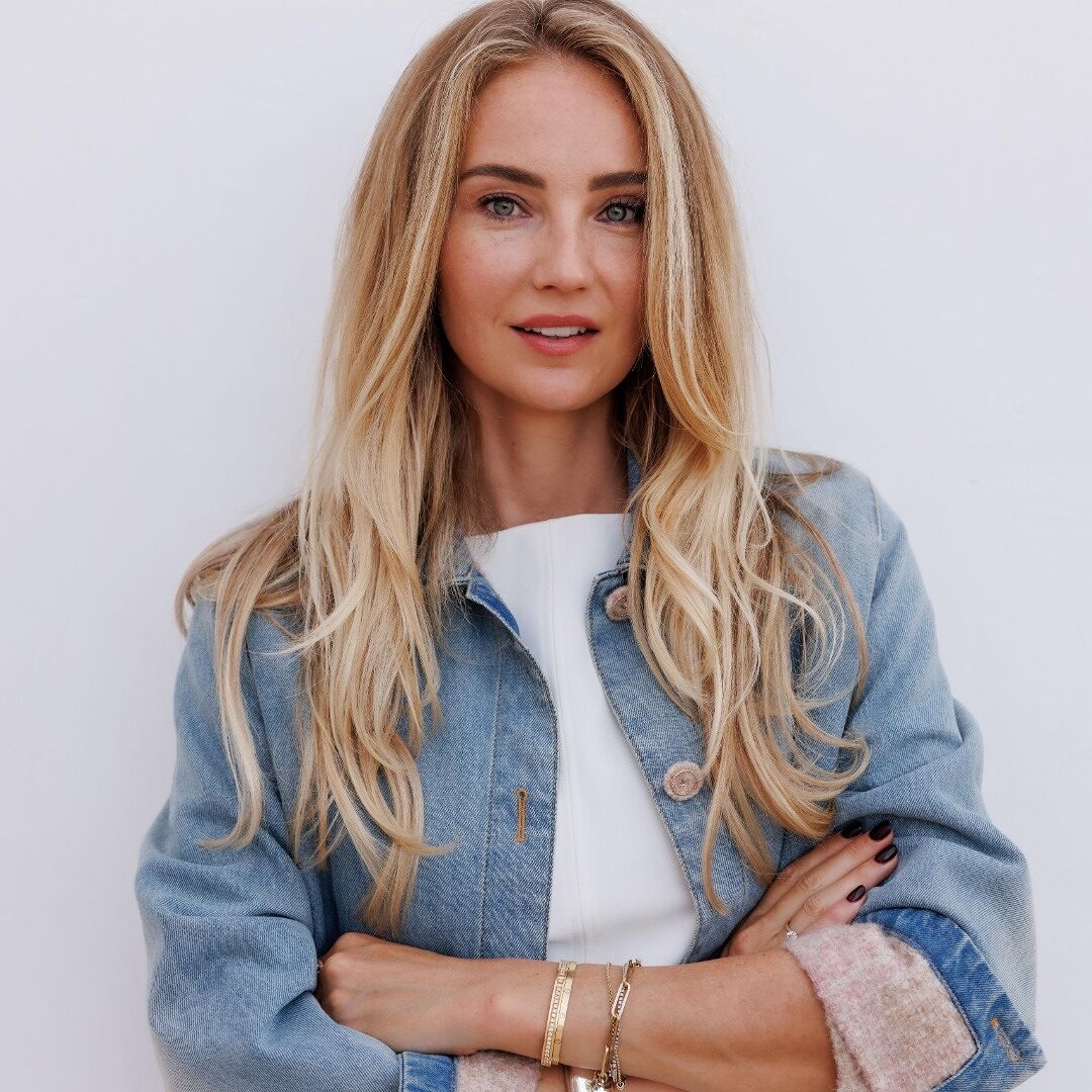 Kelly Weekers – Audio Books, Best Sellers, Author Bio | Audible.com