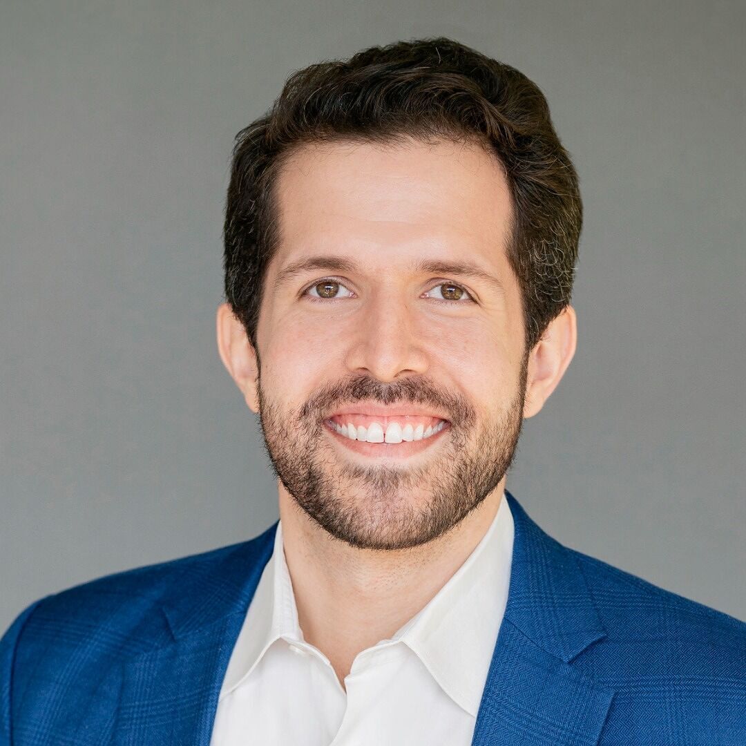 Alexander Burns – Audio Books, Best Sellers, Author Bio | Audible.com