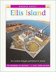 Ellis Island (Wonder Books Level 3 Landmarks) by Cynthia Amoroso ...