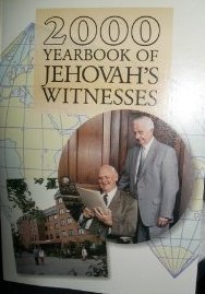 2000 Yearbook of Jehovah's Witnesses by Watch Tower Bible and Tract ...