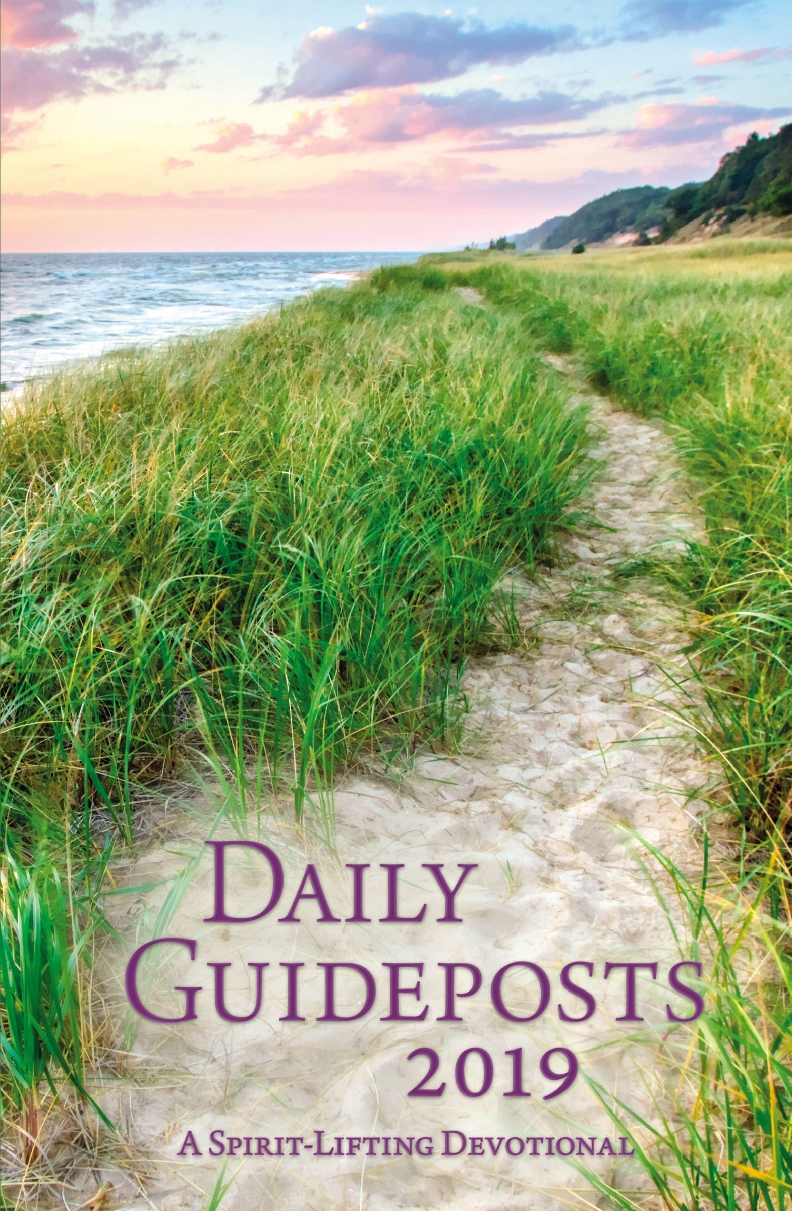 Daily Guideposts 2019: A Spirit-Lifting Devotional by Guideposts ...