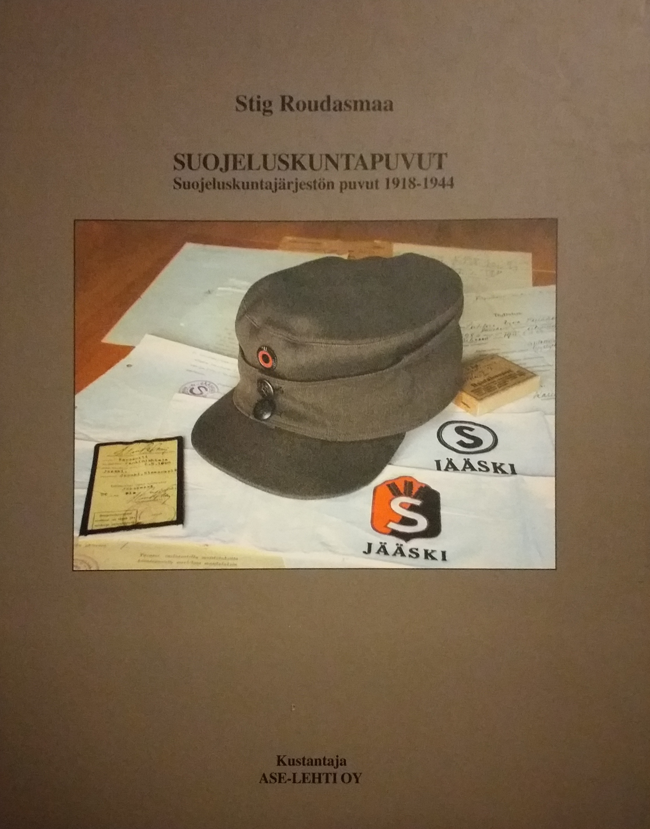 Suojeluskuntapuvut - Suojeluskuntajärjestön puvut 1918-1944 by Stig ...