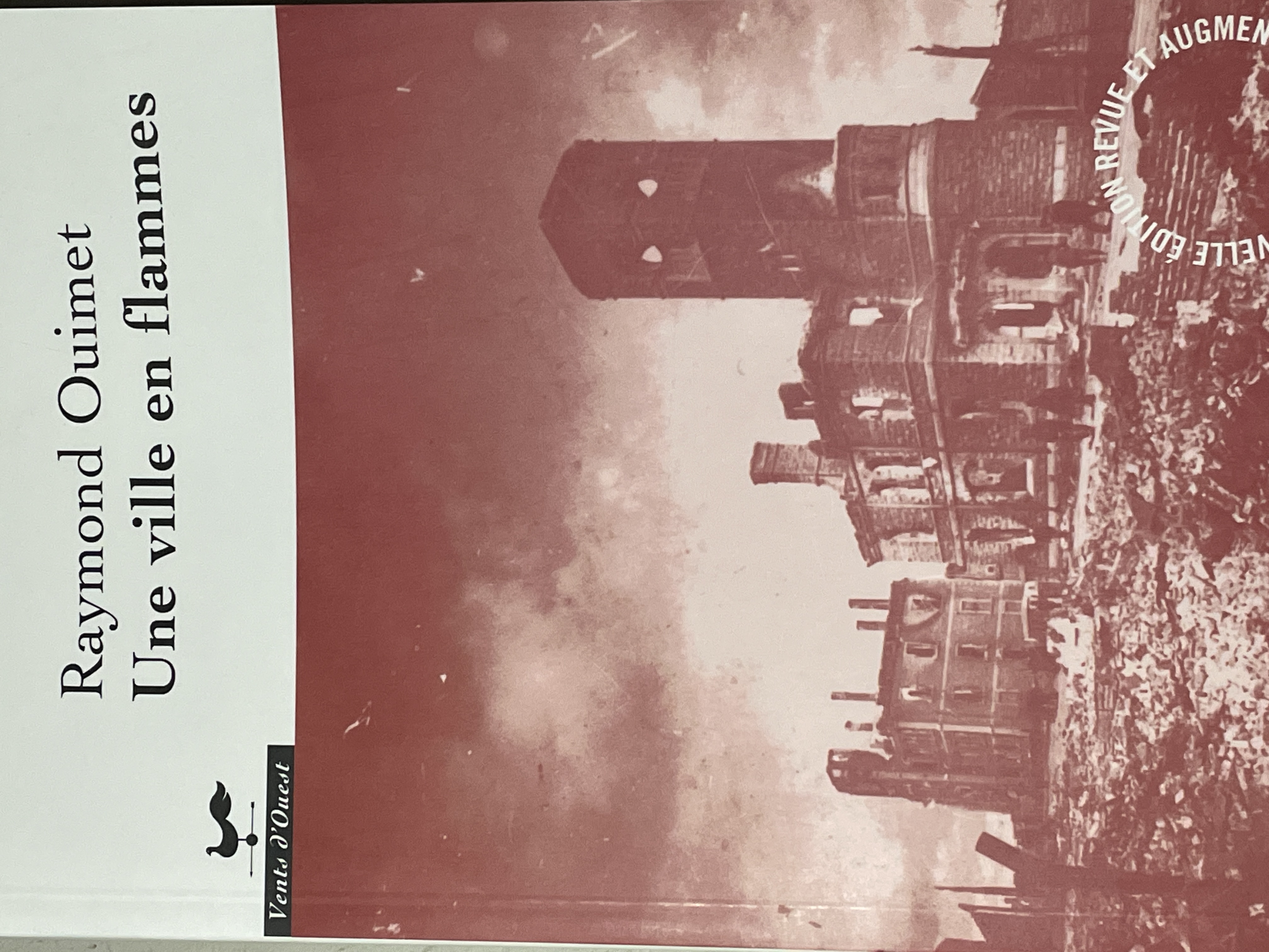 Une ville en flammes by Raymond Ouimet | Goodreads